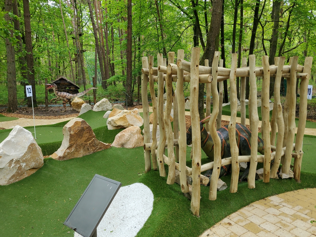 Jurassic Mini-Golf près de Paris - Parc Aventure Floreval